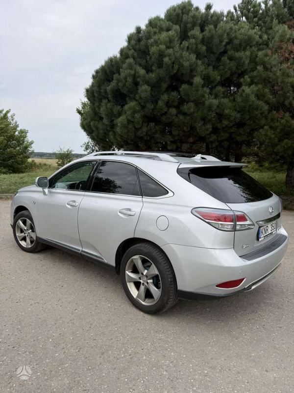 Pelēks Lexus rx-350 2013 Alīta, ar dzinēja tilpumu 3.50 L un nobraukumu 220 tūkst. km par 11900 €, foto 5 vietnē AUTOMOTO.COM.LV