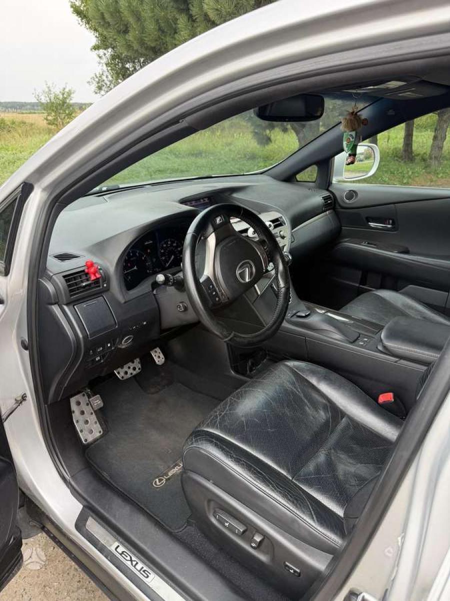Pelēks Lexus rx-350 2013 Alīta, ar dzinēja tilpumu 3.50 L un nobraukumu 220 tūkst. km par 11900 €, foto 6 vietnē AUTOMOTO.COM.LV