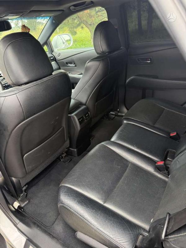 Pelēks Lexus rx-350 2013 Alīta, ar dzinēja tilpumu 3.50 L un nobraukumu 220 tūkst. km par 11900 €, foto 7 vietnē AUTOMOTO.COM.LV