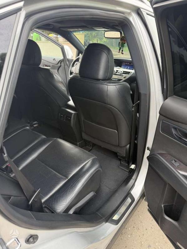 Pelēks Lexus rx-350 2013 Alīta, ar dzinēja tilpumu 3.50 L un nobraukumu 220 tūkst. km par 11900 €, foto 9 vietnē AUTOMOTO.COM.LV