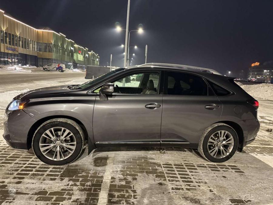 Pelēks Lexus rx-350 2014 Viļņa, ar dzinēja tilpumu 3.50 L un nobraukumu 199 tūkst. km par 13000 €, foto 4 vietnē AUTOMOTO.COM.LV