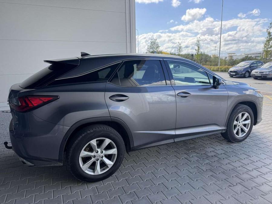 Grey Lexus rx-350 2016 in Vilnius, with an engine capacity of 3.46 L and mileage of 300 thousand km for 18500 €, photo 5 on AUTOMOTO.COM.LV