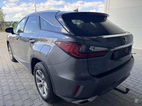 Pelēks Lexus rx-350 2016 Viļņa, ar dzinēja tilpumu 3.46 L un nobraukumu 300 tūkst. km par 18500 €, foto 7 vietnē AUTOMOTO.COM.LV