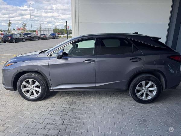 Pelēks Lexus rx-350 2016 Viļņa, ar dzinēja tilpumu 3.46 L un nobraukumu 300 tūkst. km par 18500 €, foto 8 vietnē AUTOMOTO.COM.LV