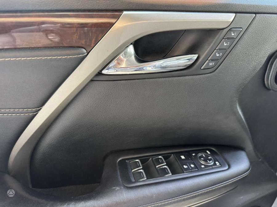Grey Lexus rx-350 2016 in Vilnius, with an engine capacity of 3.46 L and mileage of 300 thousand km for 18500 €, photo 13 on AUTOMOTO.COM.LV