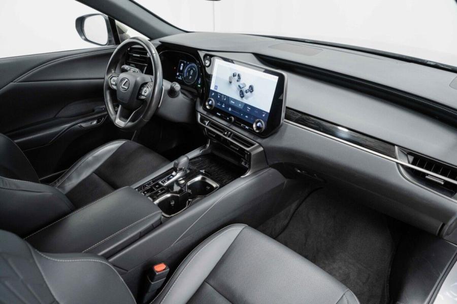 Лексус RX 350 2024 в Таллин, объемом двигателя 2.50 л и пробегом 48 тыс. км за 57900 €, фото 8 на AUTOMOTO.COM.LV
