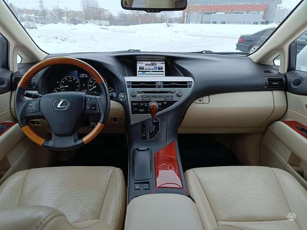 Balts Lexus rx-350 2011 Šauļi, ar dzinēja tilpumu 3.46 L un nobraukumu 235 tūkst. km par 9300 €, foto 8 vietnē AUTOMOTO.COM.LV