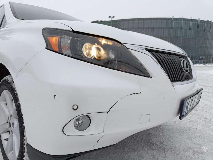 White Lexus rx-350 2011 in Siauliai, with an engine capacity of 3.46 L and mileage of 235 thousand km for 9300 €, photo 20 on AUTOMOTO.COM.LV