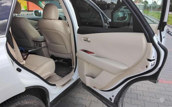 Белый Лексус RX 350 2011 в Каунас, объемом двигателя 3.46 л и пробегом 209 тыс. км за 10500 €, фото 10 на AUTOMOTO.COM.LV
