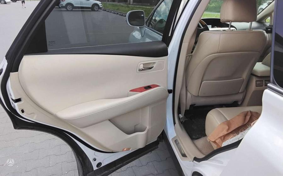 Balts Lexus rx-350 2011 Kauņa, ar dzinēja tilpumu 3.46 L un nobraukumu 209 tūkst. km par 10500 €, foto 12 vietnē AUTOMOTO.COM.LV