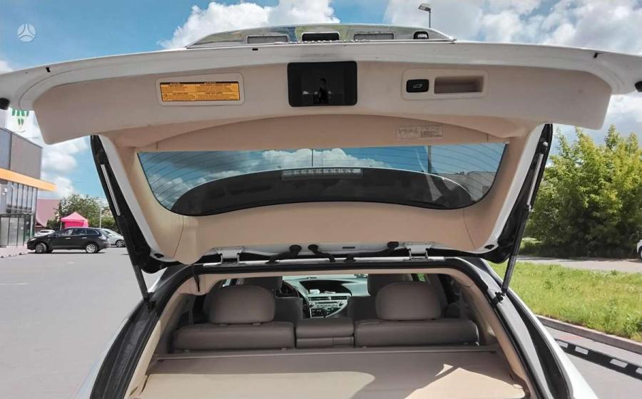Balts Lexus rx-350 2011 Kauņa, ar dzinēja tilpumu 3.46 L un nobraukumu 209 tūkst. km par 10500 €, foto 17 vietnē AUTOMOTO.COM.LV
