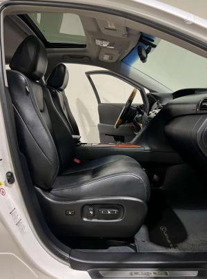 White Lexus rx-350 2012 in Klaipeda, with an engine capacity of 3.50 L and mileage of 232 thousand km for 10800 €, photo 12 on AUTOMOTO.COM.LV
