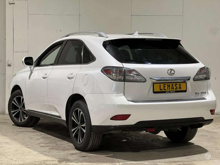 White Lexus rx-350 2012 in Klaipeda, with an engine capacity of 3.50 L and mileage of 232 thousand km for 10800 €, photo 18 on AUTOMOTO.COM.LV