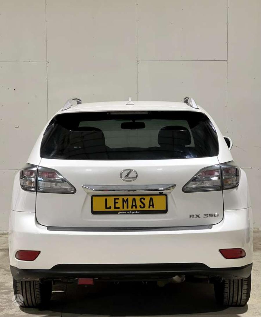 White Lexus rx-350 2012 in Klaipeda, with an engine capacity of 3.50 L and mileage of 232 thousand km for 10800 €, photo 22 on AUTOMOTO.COM.LV