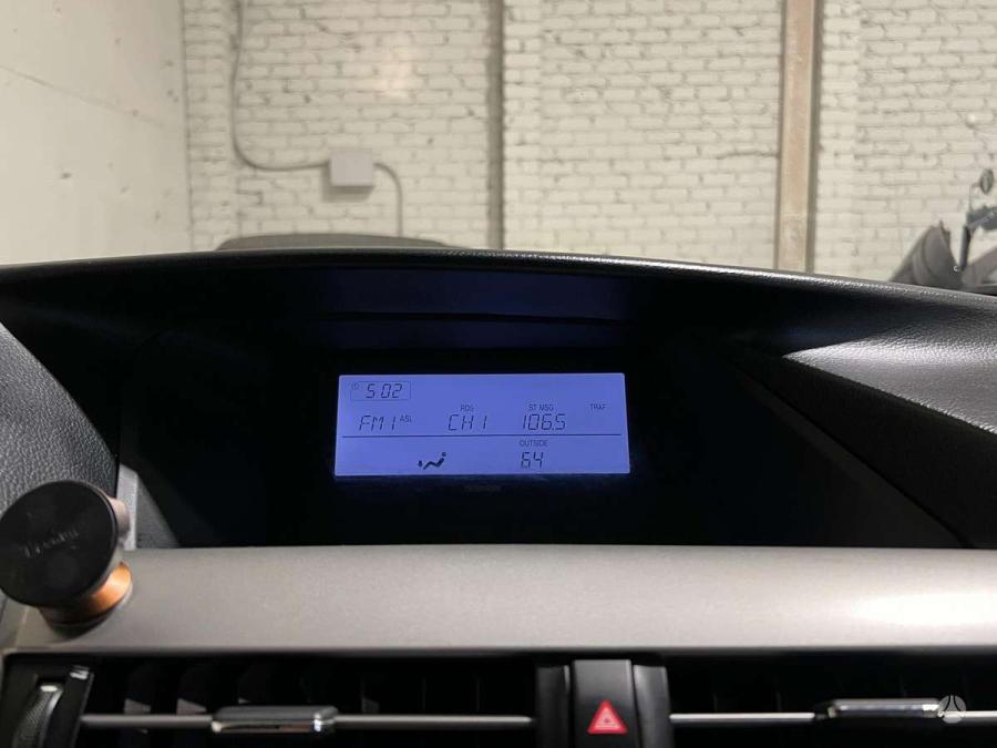 White Lexus rx-350 2012 in Klaipeda, with an engine capacity of 3.50 L and mileage of 232 thousand km for 10800 €, photo 30 on AUTOMOTO.COM.LV