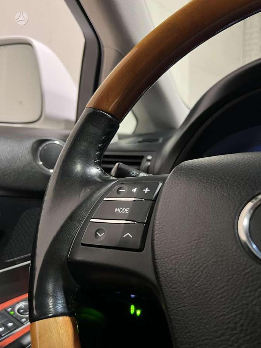 White Lexus rx-350 2012 in Klaipeda, with an engine capacity of 3.50 L and mileage of 232 thousand km for 10800 €, photo 35 on AUTOMOTO.COM.LV