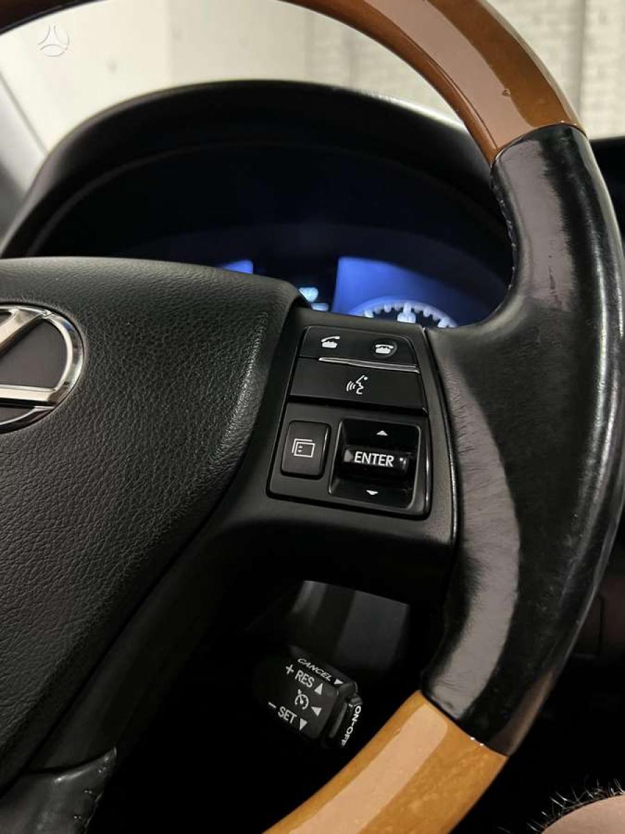 White Lexus rx-350 2012 in Klaipeda, with an engine capacity of 3.50 L and mileage of 232 thousand km for 10800 €, photo 36 on AUTOMOTO.COM.LV
