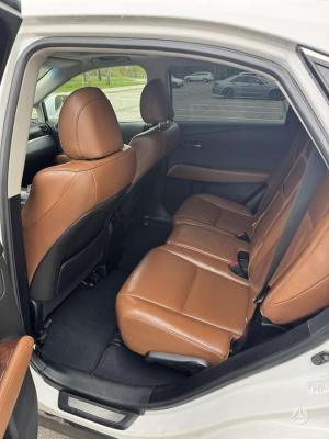 White Lexus rx-350 2015 in Siauliai, with an engine capacity of 3.50 L and mileage of 180 thousand km for 14950 €, photo 13 on AUTOMOTO.COM.LV