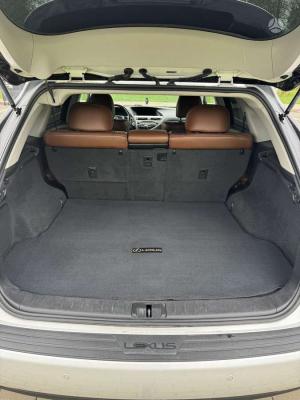 White Lexus rx-350 2015 in Siauliai, with an engine capacity of 3.50 L and mileage of 180 thousand km for 14950 €, photo 17 on AUTOMOTO.COM.LV