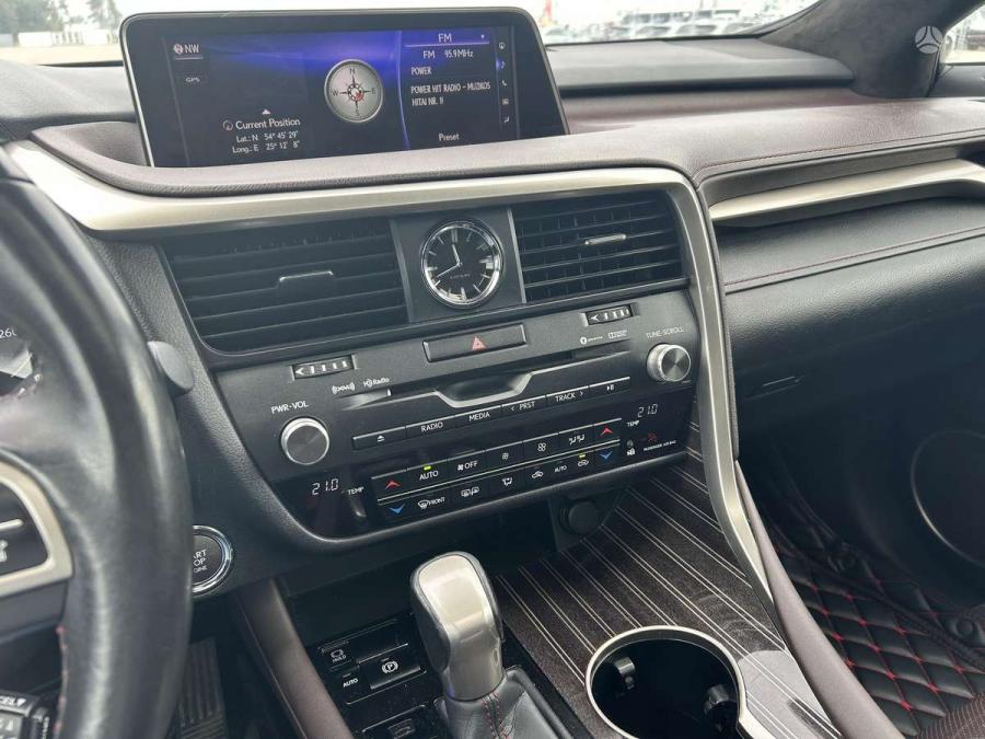 White Lexus rx-350 2017 in Vilnius, with an engine capacity of 3.46 L and mileage of 77 thousand km for 25700 €, photo 13 on AUTOMOTO.COM.LV