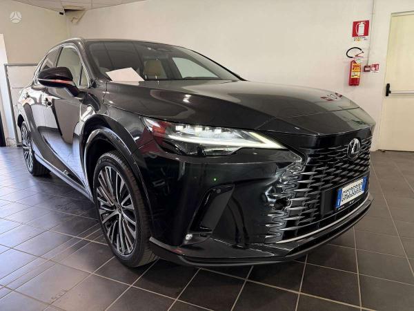 Melns Lexus RX 350h 2023 Šauļi, ar dzinēja tilpumu 2.49 L un nobraukumu 60 tūkst. km par 52500 €, foto 1 vietnē AUTOMOTO.COM.LV