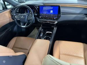 Melns Lexus RX 350h 2023 Šauļi, ar dzinēja tilpumu 2.49 L un nobraukumu 60 tūkst. km par 52500 €, foto 10 vietnē AUTOMOTO.COM.LV