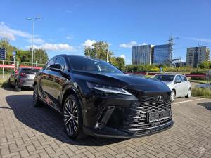 Black Lexus RX 350h 2023 in Vilnius, with an engine capacity of 2.49 L and mileage of 45 thousand km for 54000 €, photo  on AUTOMOTO.COM.LV
