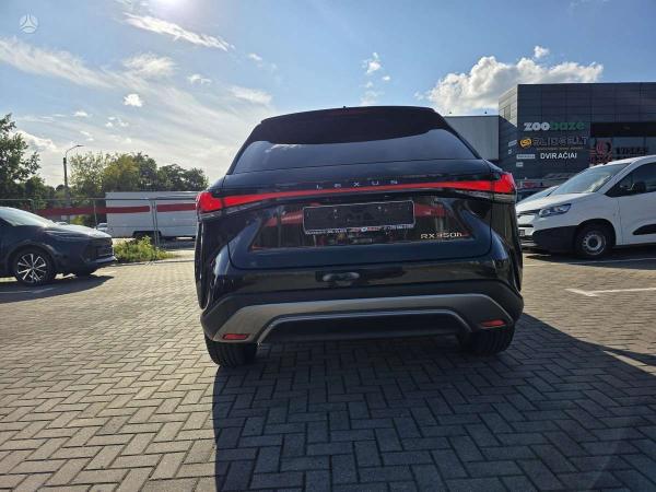 Black Lexus RX 350h 2023 in Vilnius, with an engine capacity of 2.49 L and mileage of 45 thousand km for 54000 €, photo 8 on AUTOMOTO.COM.LV