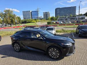 Black Lexus RX 350h 2023 in Vilnius, with an engine capacity of 2.49 L and mileage of 45 thousand km for 54000 €, photo 14 on AUTOMOTO.COM.LV
