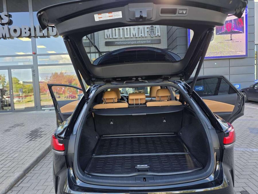 Black Lexus RX 350h 2023 in Vilnius, with an engine capacity of 2.49 L and mileage of 45 thousand km for 54000 €, photo 28 on AUTOMOTO.COM.LV