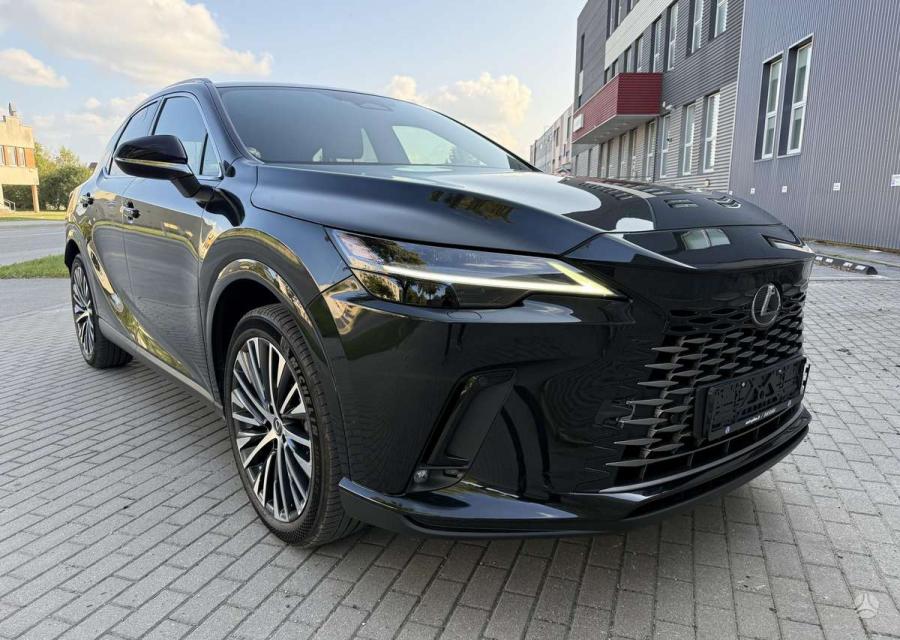 Черный Лексус RX 350h 2023 в Шяуляй, объемом двигателя 2.49 л и пробегом 60 тыс. км за 51900 €, фото 4 на AUTOMOTO.COM.LV