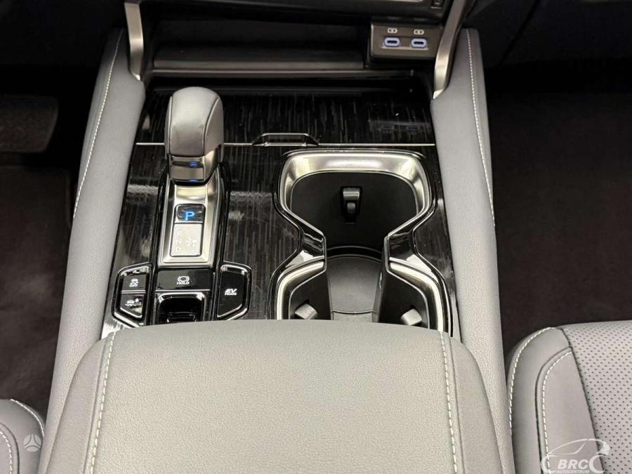 Black Lexus RX 350h 2024 in Vilnius, with an engine capacity of 2.49 L and mileage of 24 thousand km for 51900 €, photo 21 on AUTOMOTO.COM.LV