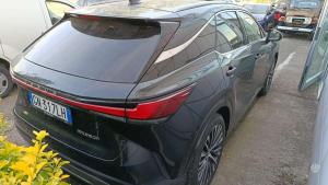 Black Lexus RX 350h 2024 in Vilnius, with an engine capacity of 0.00 L and mileage of 45 thousand km for 54000 €, photo 5 on AUTOMOTO.COM.LV