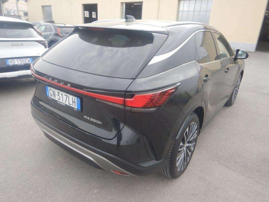Black Lexus RX 350h 2024 in Vilnius, with an engine capacity of 0.00 L and mileage of 45 thousand km for 54000 €, photo 10 on AUTOMOTO.COM.LV