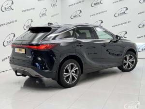Melns Lexus RX 350h 2024 Viļņa, ar dzinēja tilpumu 2.49 L un nobraukumu 24 tūkst. km par 50900 €, foto 4 vietnē AUTOMOTO.COM.LV