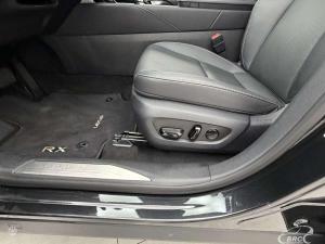 Melns Lexus RX 350h 2024 Viļņa, ar dzinēja tilpumu 2.49 L un nobraukumu 24 tūkst. km par 50900 €, foto 25 vietnē AUTOMOTO.COM.LV