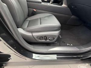 Melns Lexus RX 350h 2025 Viļņa, ar dzinēja tilpumu 2.49 L un nobraukumu 8 tūkst. km par 53000 €, foto 8 vietnē AUTOMOTO.COM.LV