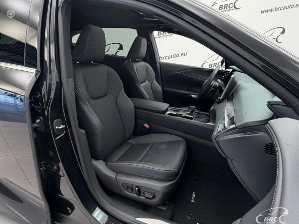 Melns Lexus RX 350h 2025 Viļņa, ar dzinēja tilpumu 2.49 L un nobraukumu 8 tūkst. km par 53000 €, foto 8 vietnē AUTOMOTO.COM.LV