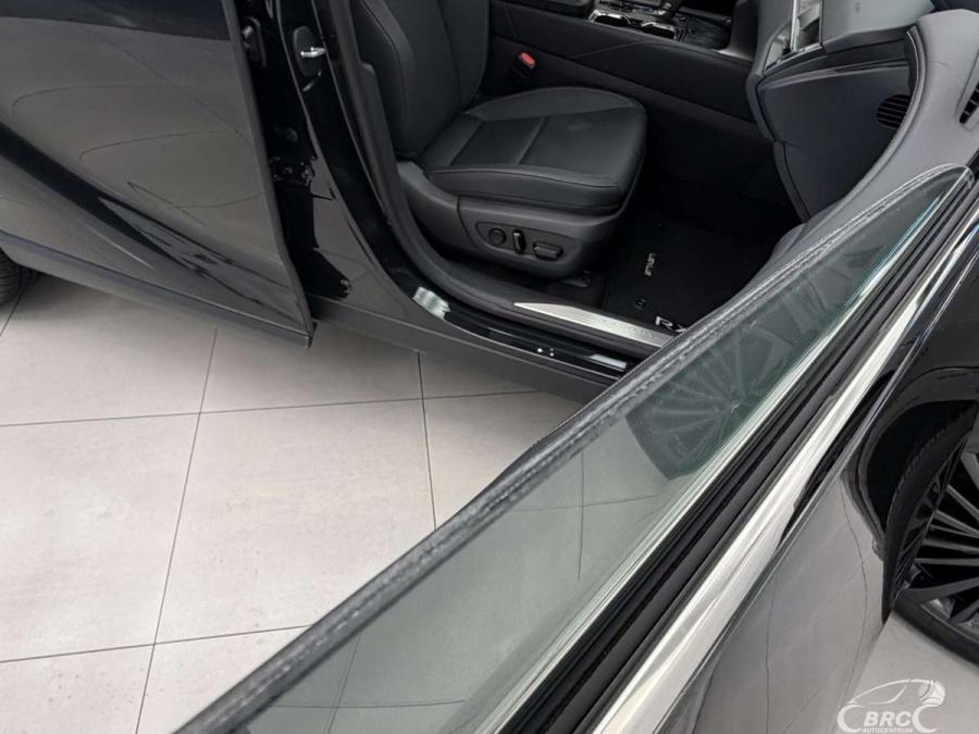 Melns Lexus RX 350h 2025 Viļņa, ar dzinēja tilpumu 2.49 L un nobraukumu 8 tūkst. km par 53000 €, foto 11 vietnē AUTOMOTO.COM.LV