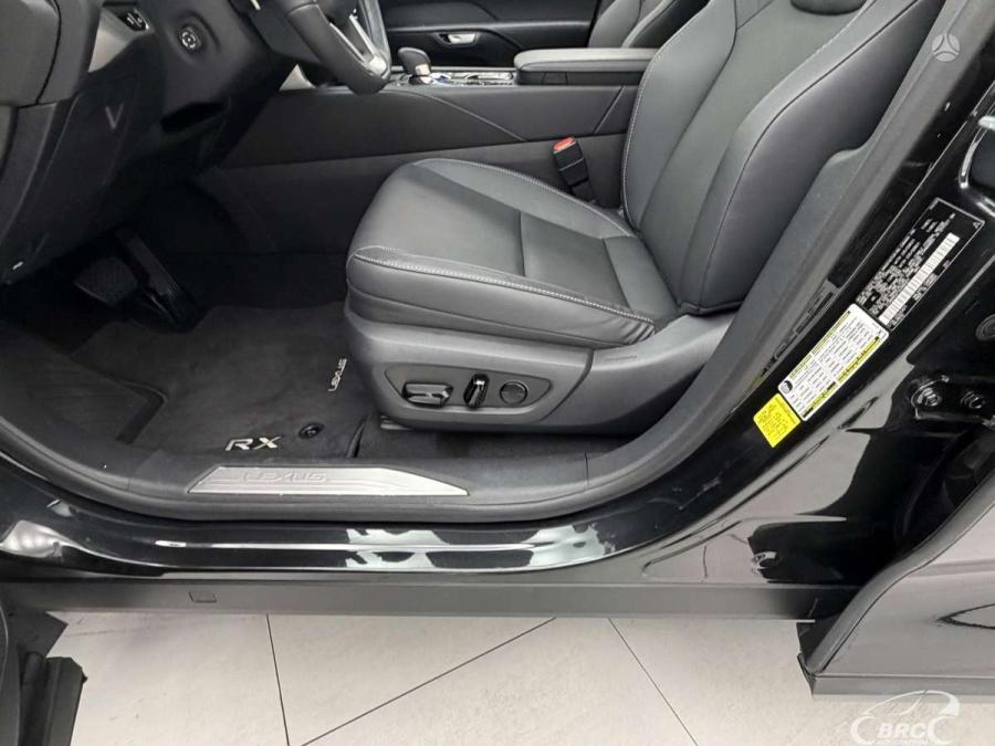 Melns Lexus RX 350h 2025 Viļņa, ar dzinēja tilpumu 2.49 L un nobraukumu 8 tūkst. km par 53000 €, foto 26 vietnē AUTOMOTO.COM.LV