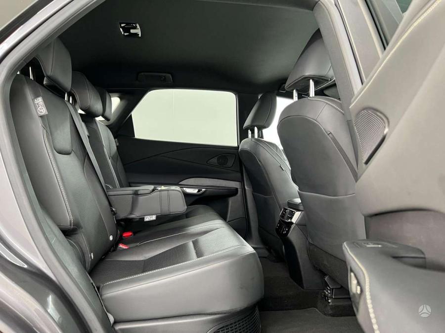 Grey Lexus RX 350h 2023 in Vilnius, with an engine capacity of 2.49 L and mileage of 73 thousand km for 53900 €, photo 8 on AUTOMOTO.COM.LV