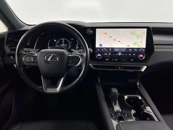 Grey Lexus RX 350h 2023 in Vilnius, with an engine capacity of 2.49 L and mileage of 73 thousand km for 53900 €, photo 9 on AUTOMOTO.COM.LV