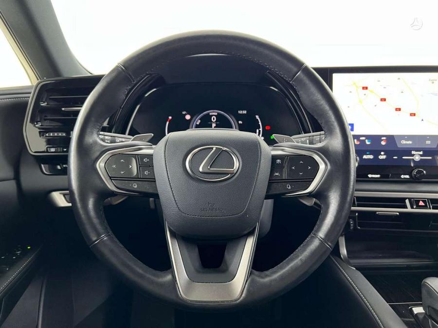 Grey Lexus RX 350h 2023 in Vilnius, with an engine capacity of 2.49 L and mileage of 73 thousand km for 53900 €, photo 13 on AUTOMOTO.COM.LV