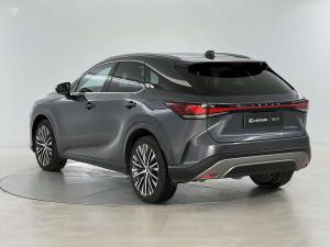 Grey Lexus RX 350h 2023 in Vilnius, with an engine capacity of 2.49 L and mileage of 73 thousand km for 53900 €, photo 18 on AUTOMOTO.COM.LV