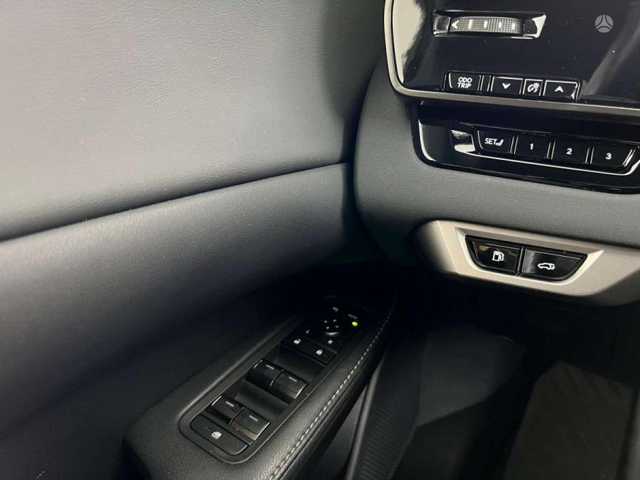 Grey Lexus RX 350h 2023 in Vilnius, with an engine capacity of 2.49 L and mileage of 73 thousand km for 53900 €, photo 25 on AUTOMOTO.COM.LV