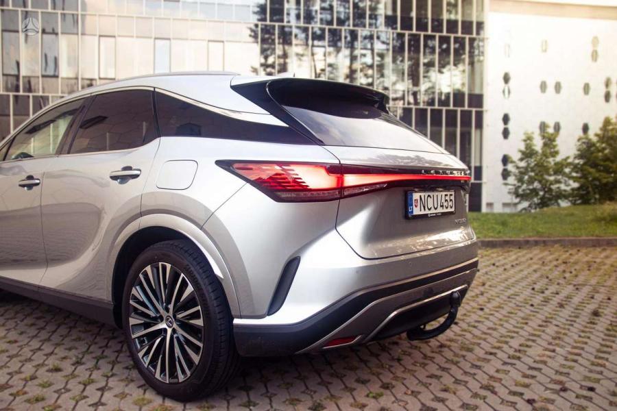 Grey Lexus RX 350h 2024 in Vilnius, with an engine capacity of 2.49 L and mileage of 39 thousand km for 63000 €, photo 16 on AUTOMOTO.COM.LV