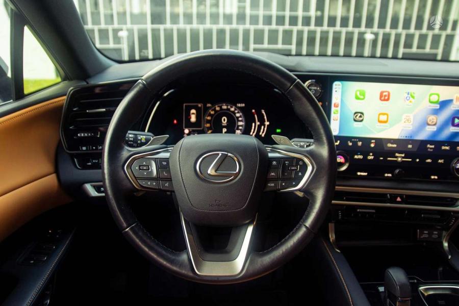 Grey Lexus RX 350h 2024 in Vilnius, with an engine capacity of 2.49 L and mileage of 39 thousand km for 63000 €, photo 35 on AUTOMOTO.COM.LV