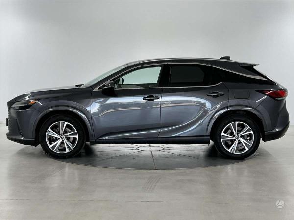 Lexus RX 350h 2024 in Vilnius on AUTOMOTO.COM.LV Grey Lexus RX 350h 2024 in Vilnius, with an engine capacity of 2.49 L and mileage of 77 thousand km for 56900 €, photo 4 on AUTOMOTO.COM.LV