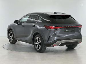 Pelēks Lexus RX 350h 2024 Viļņa, ar dzinēja tilpumu 2.49 L un nobraukumu 77 tūkst. km par 56900 €, foto 18 vietnē AUTOMOTO.COM.LV