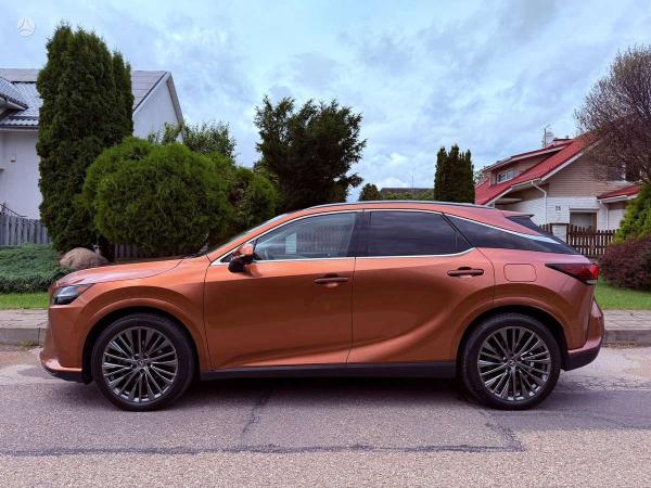 Orange Lexus RX 350h 2023 in Vilnius, with an engine capacity of 0.00 L and mileage of 130 thousand km for 49600 €, photo 2 on AUTOMOTO.COM.LV